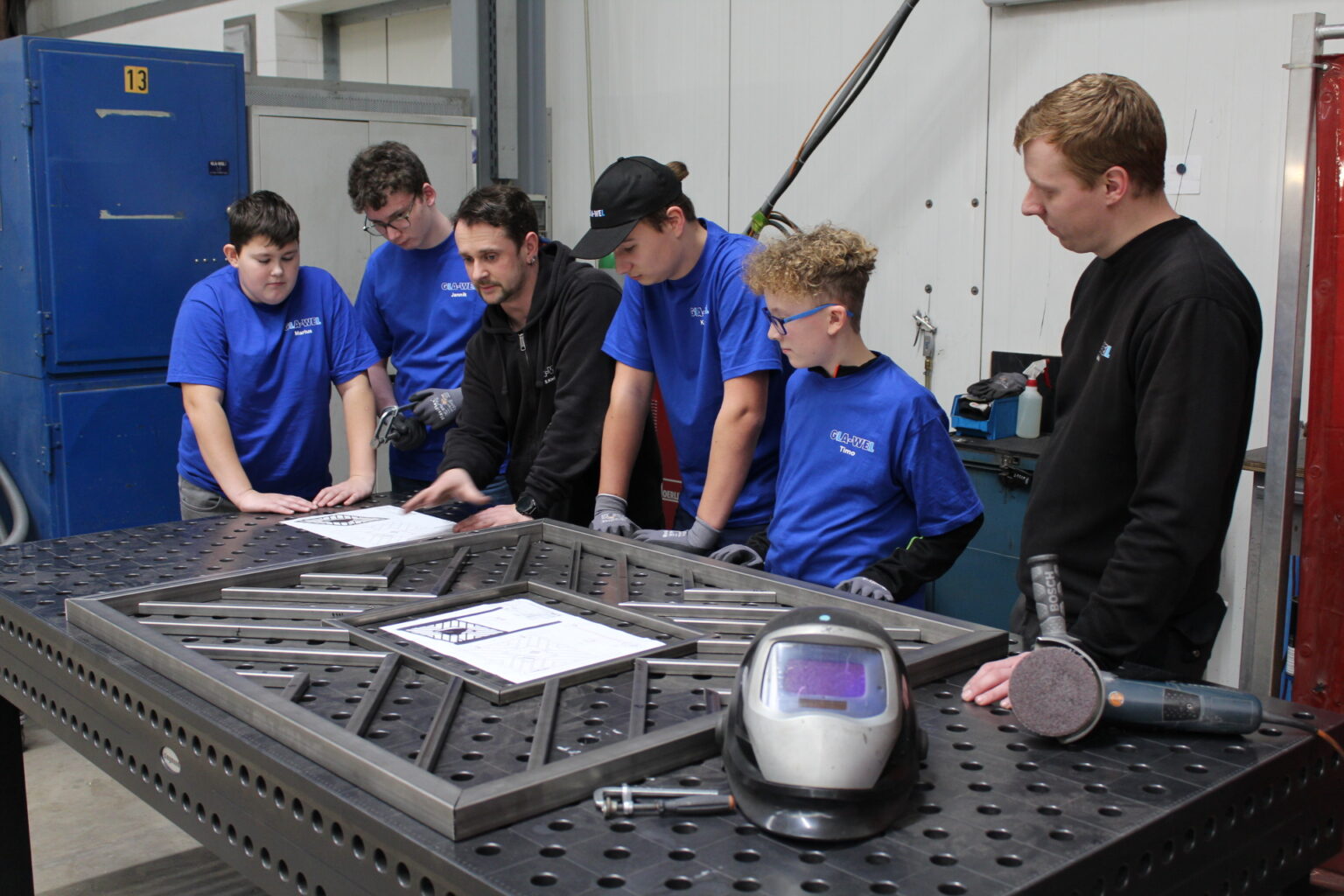 Schüler bauen Gartentor aus Edelstahl | GLA-WEL GmbH